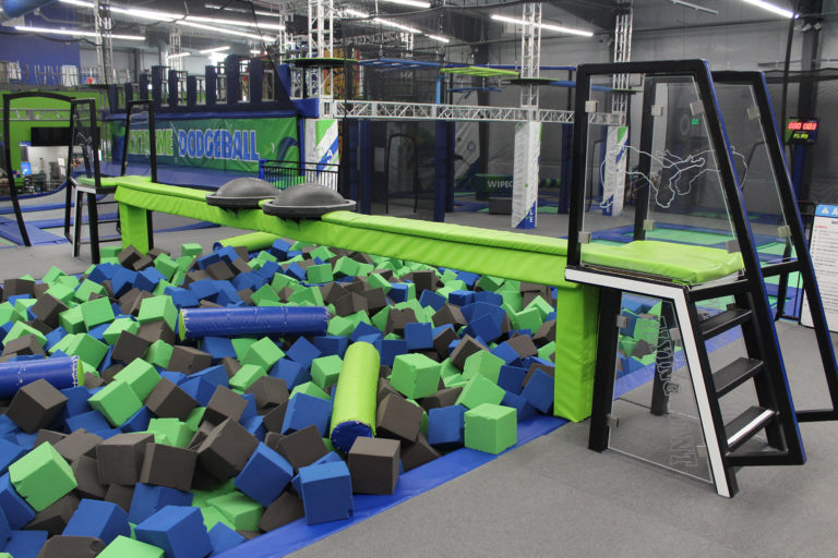 Attractions - Flying Giant